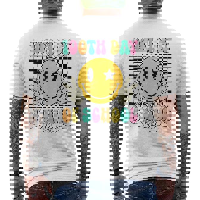 100 Days Smarter Cute Smile Face Hippie 100Th Day Of School Men's T ...