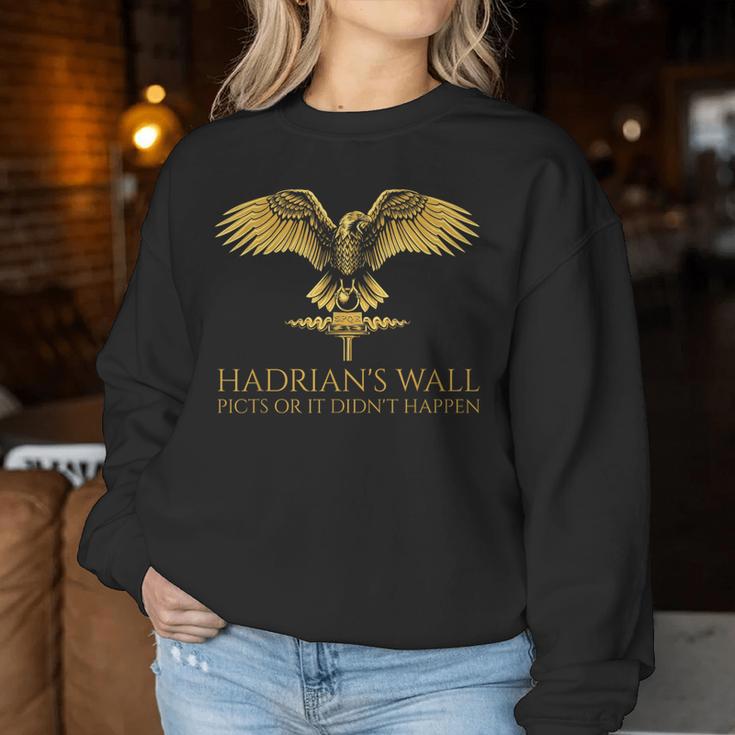 Ancient Roman History Hadrian's Wall Spqr Rome Meme Sweat-shirt pour ...
